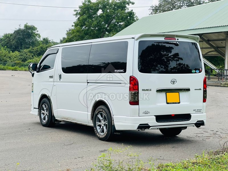 Toyota KDH 2015 Van For Sale in Sri Lanka | Anything at your fingertips ...